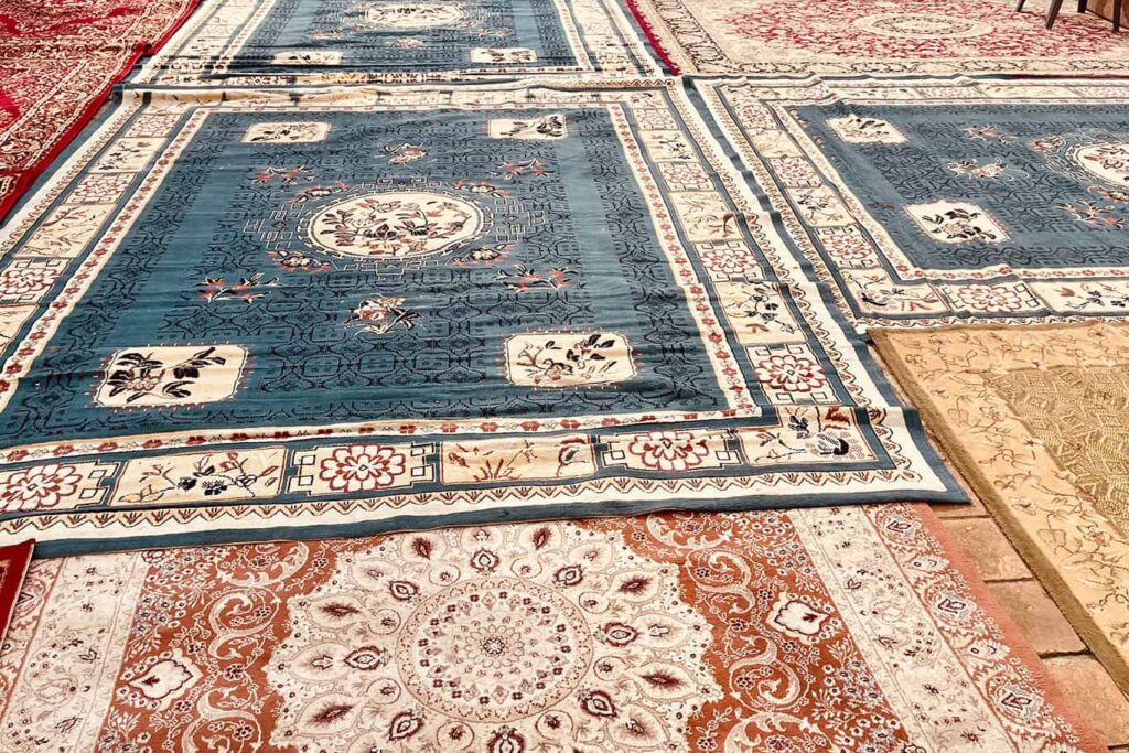 Old Fashioned Rug: Must-Have for Vintage Lovers in 2024